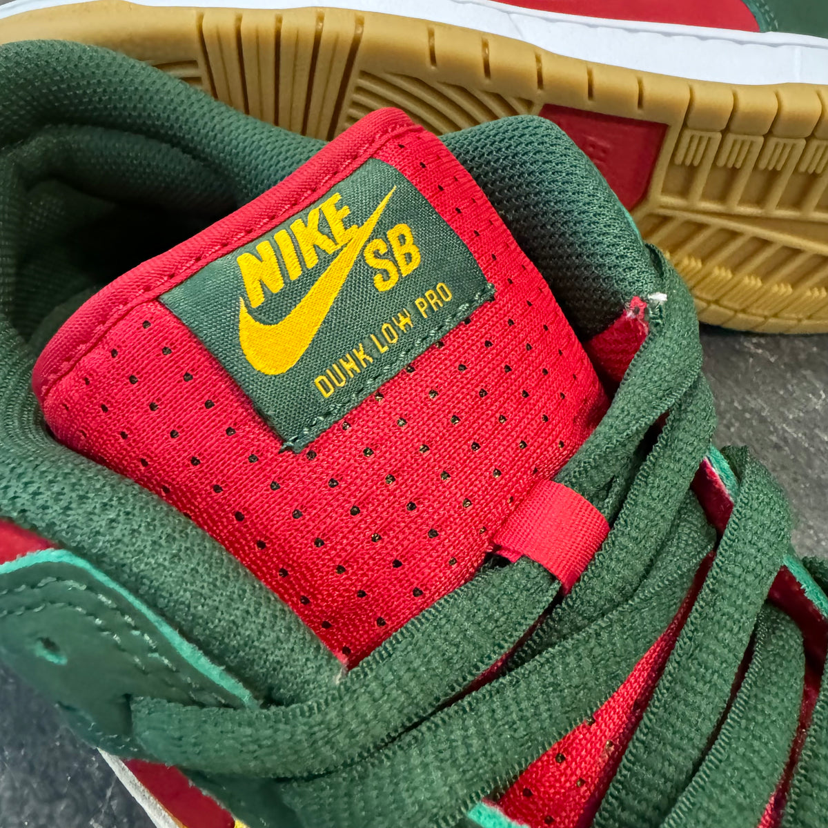 Nike SB Dunk Low Pro PRM Fir/White SuperSonics – 561 Skate